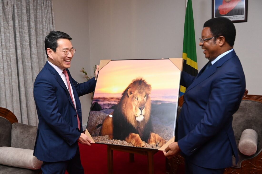 LG CEO in Africa_03 – LG NEWSROOM