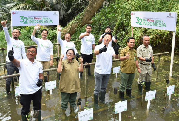 LG-Indonesia-Planting-Trees-05-1 – LG NEWSROOM
