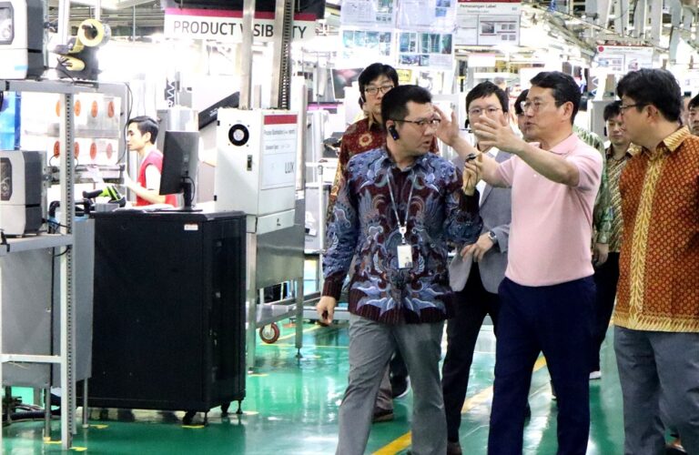 LG CEO Visits Key Production Sites Across Asia | LG NEWSROOM