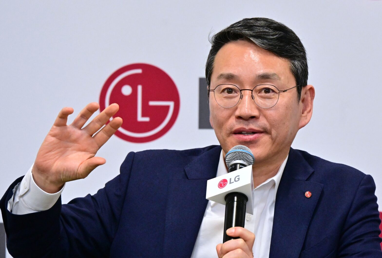 LG CEO Outlines 2025 Strategy for Structural Competitiveness and Qualitative Growth | LG NEWSROOM